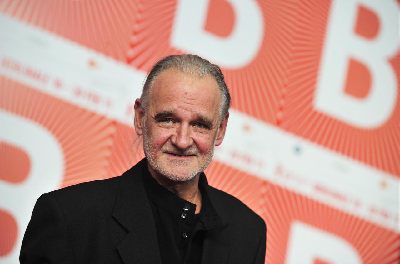 Bela Tarr, Hungarian auteur known for stark black-and-white cinema ...