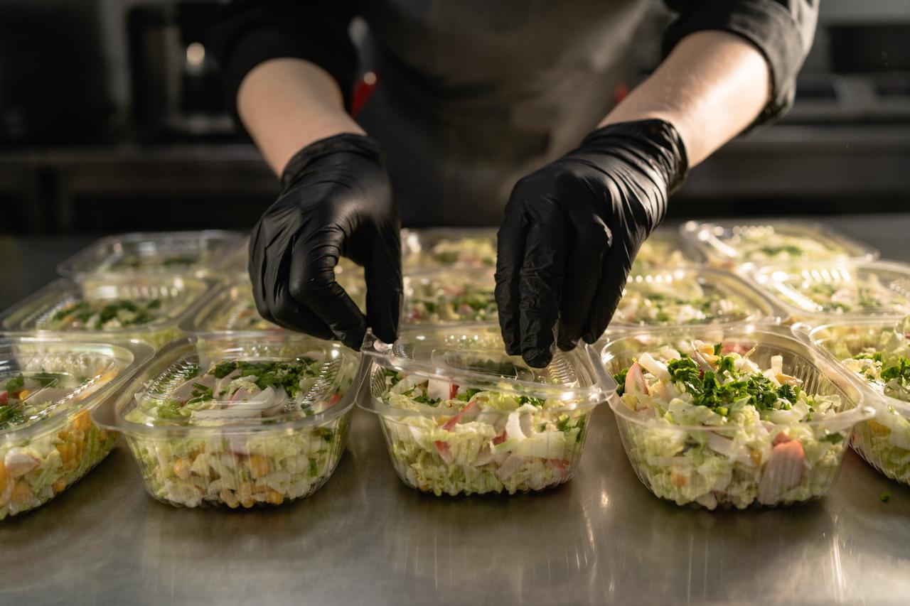 EU bans single-use condiment sachets at restaurants from Aug 12 ...