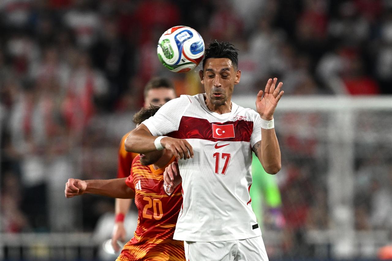 Single header alters football players' brain chemistry, study finds ...