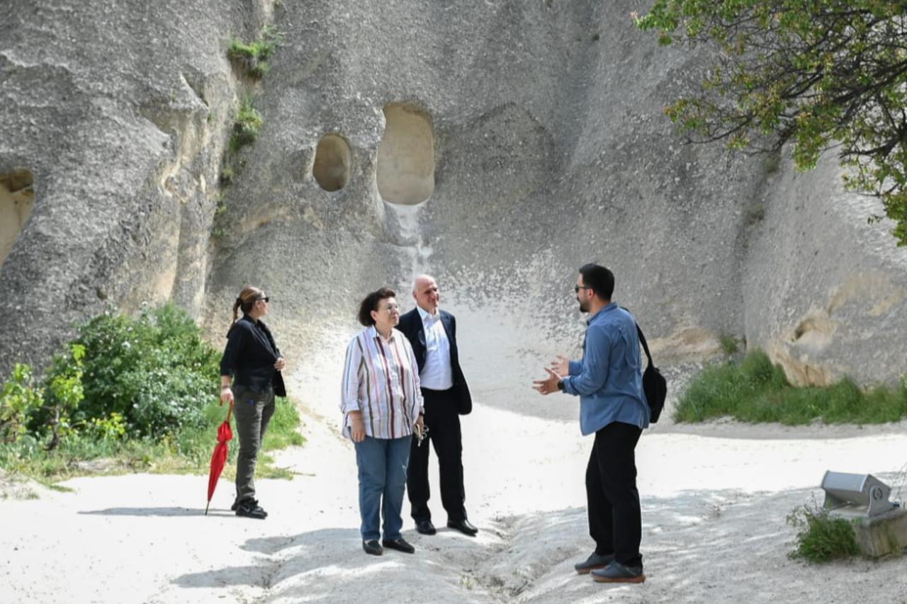 Greek Culture Minister tours Cappadocia after bilateral forum - Türkiye ...
